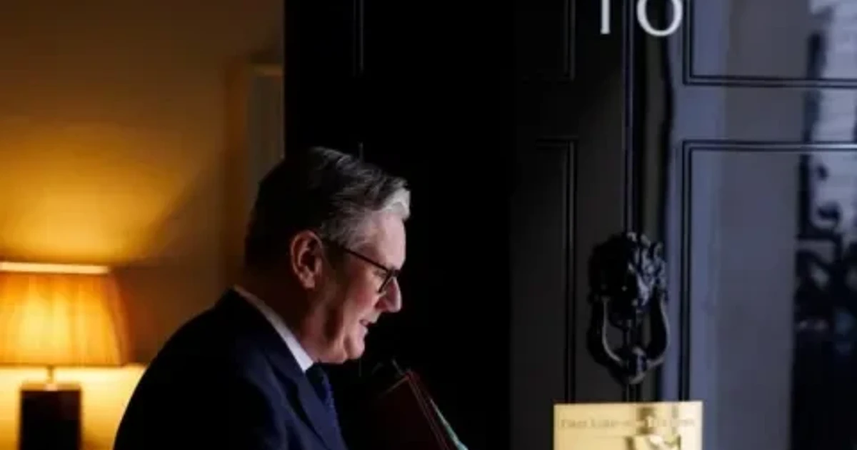 Starmer faces growing calls to set out departure timetable | The ...